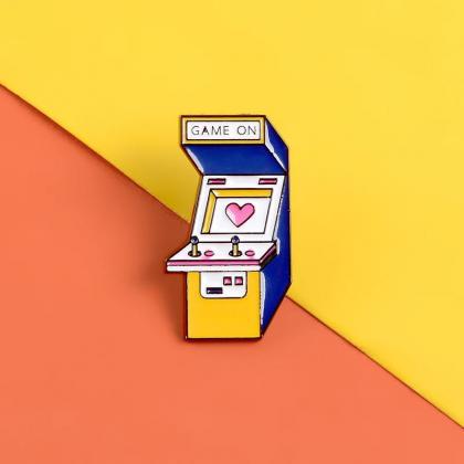 Retro Arcade Machine Enamel Pin Badge on Luulla