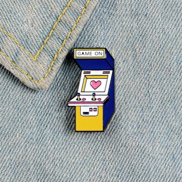 Retro Arcade Machine Enamel Pin Badge on Luulla
